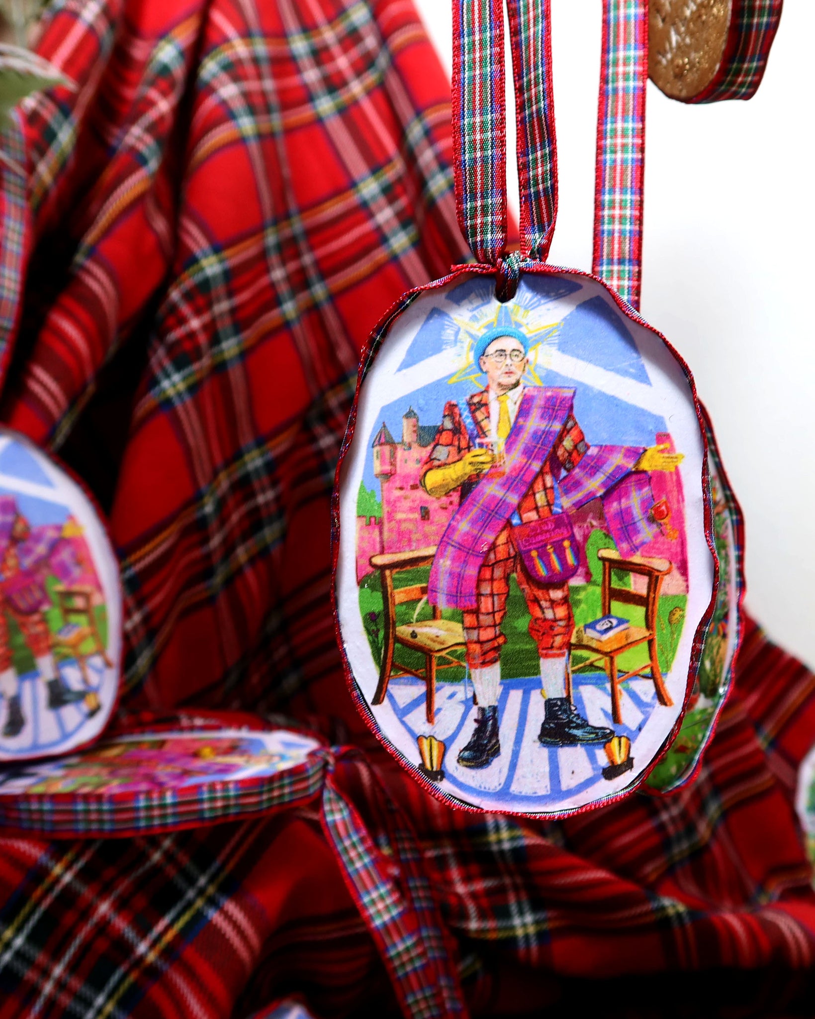 Alan Cumming Bauble – Libby Walker